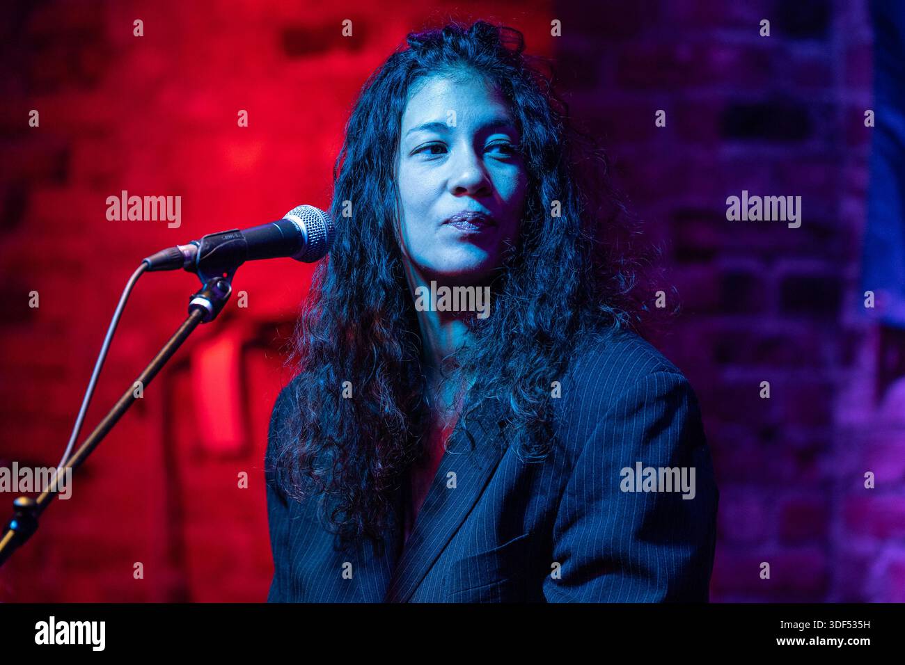 Gildaa performs with Mathias Durand on guitar and Arnaud Dolmen on ...