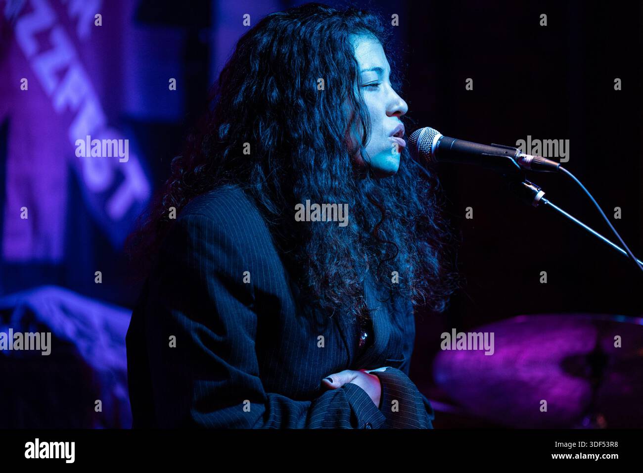 Gildaa performs with Mathias Durand on guitar and Arnaud Dolmen on ...