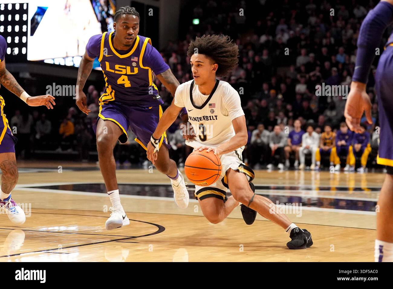Nashville, Tennessee, USA. 10th Jan, 2026. Vanderbilt guard Tyler ...