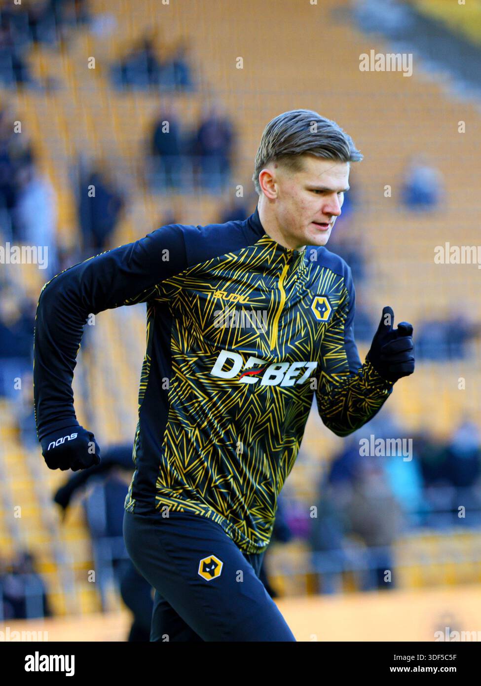 David Moller Wolfe (6 Wolves) warms up during the FA Cup football match ...