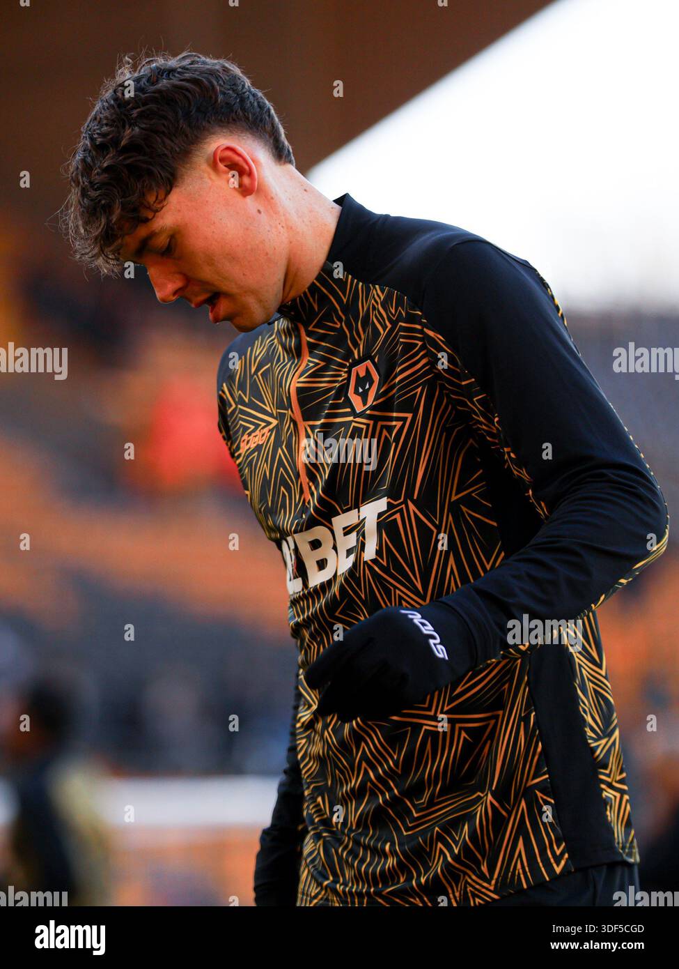 Jorgen Strand Larsen (9 Wolves) warms up during the FA Cup football ...