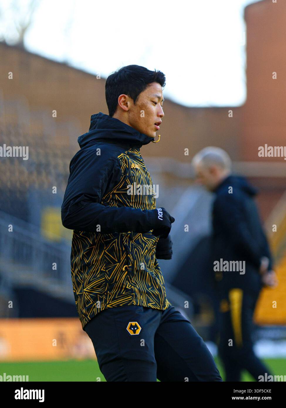 Hee Chan Hwang (11 Wolves) warms up during the FA Cup football match ...
