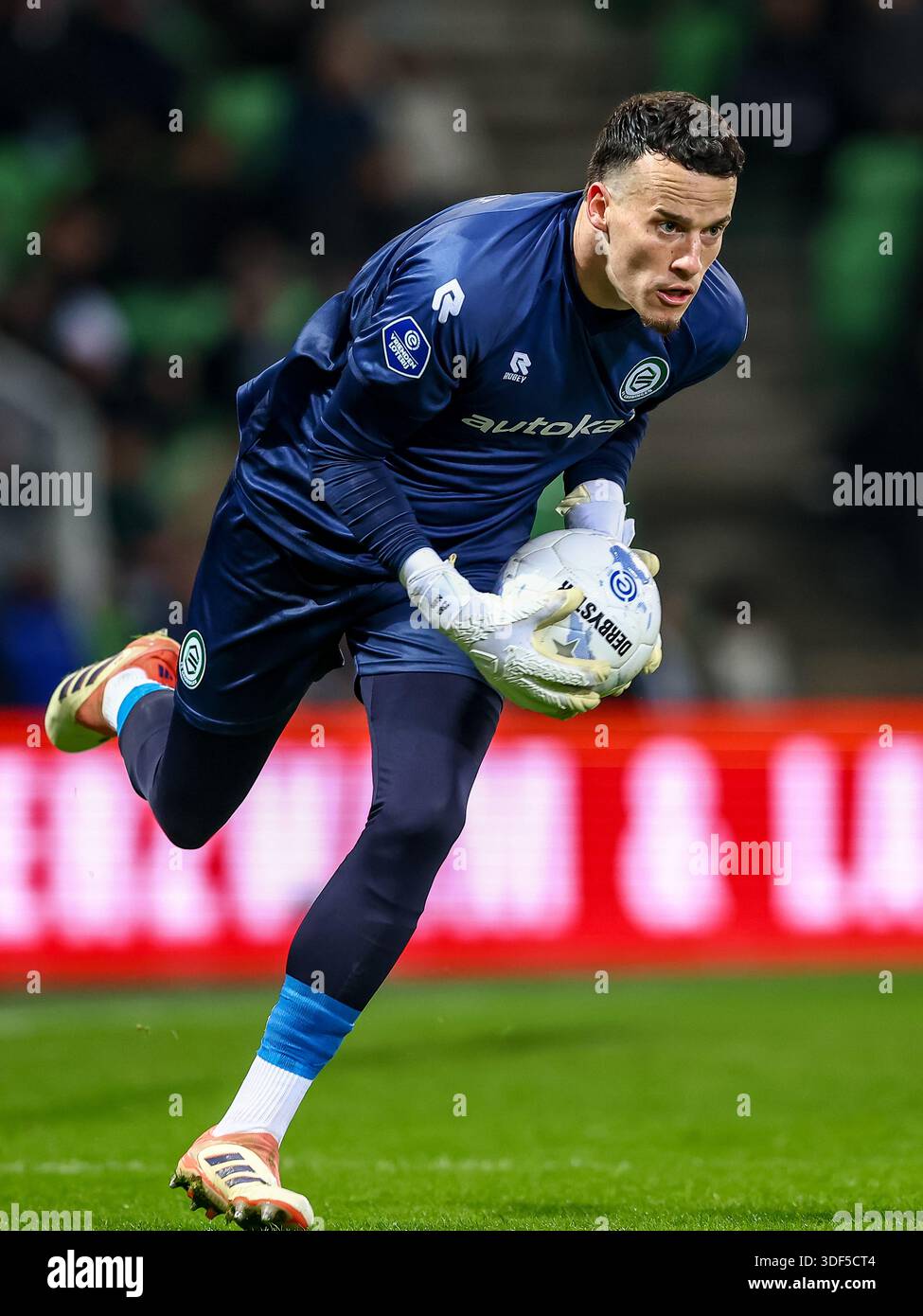 GRONINGEN, NETHERLANDS - JANUARY 10: Goalkeeper Etienne Vaessen of FC ...