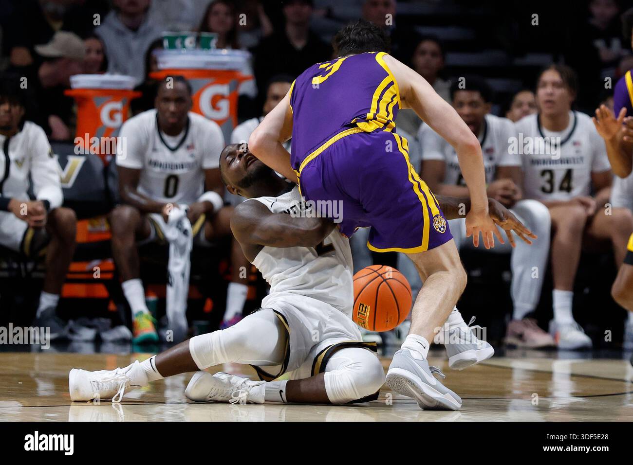 NASHVILLE, TN - JANUARY 10: Vanderbilt Commodores guard Duke Miles (2 ...