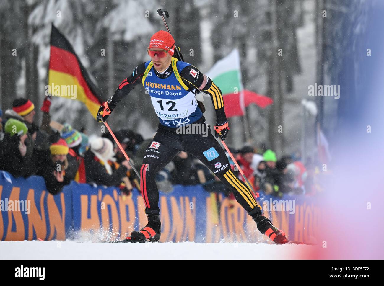 10 January 2026, Thuringia, Oberhof: Biathlon: World Cup, pursuit 12.5 ...