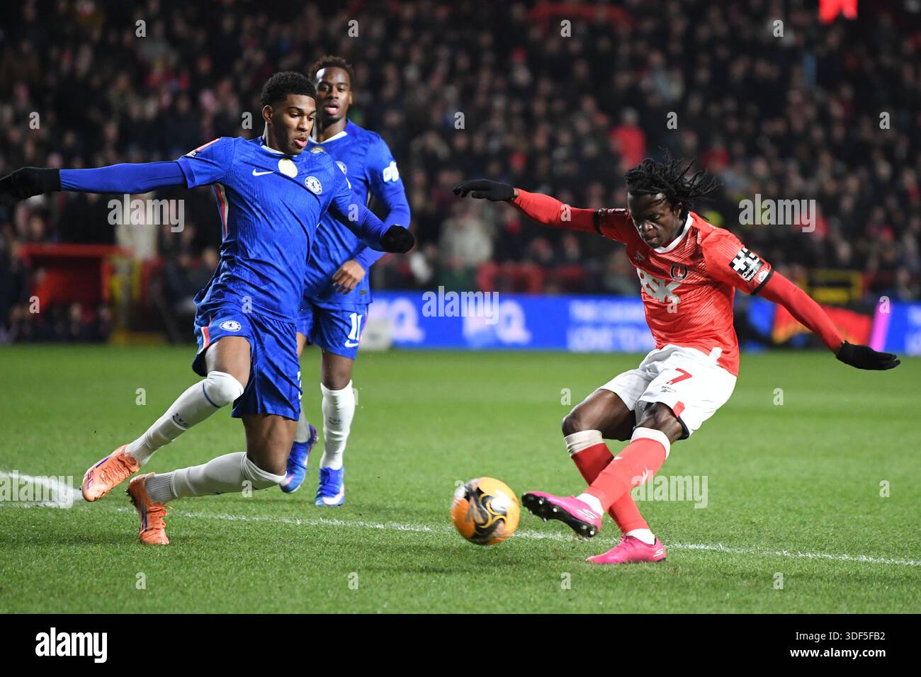 London, England. 10th Jan 2026. Tyreece Campbell shoots during the ...
