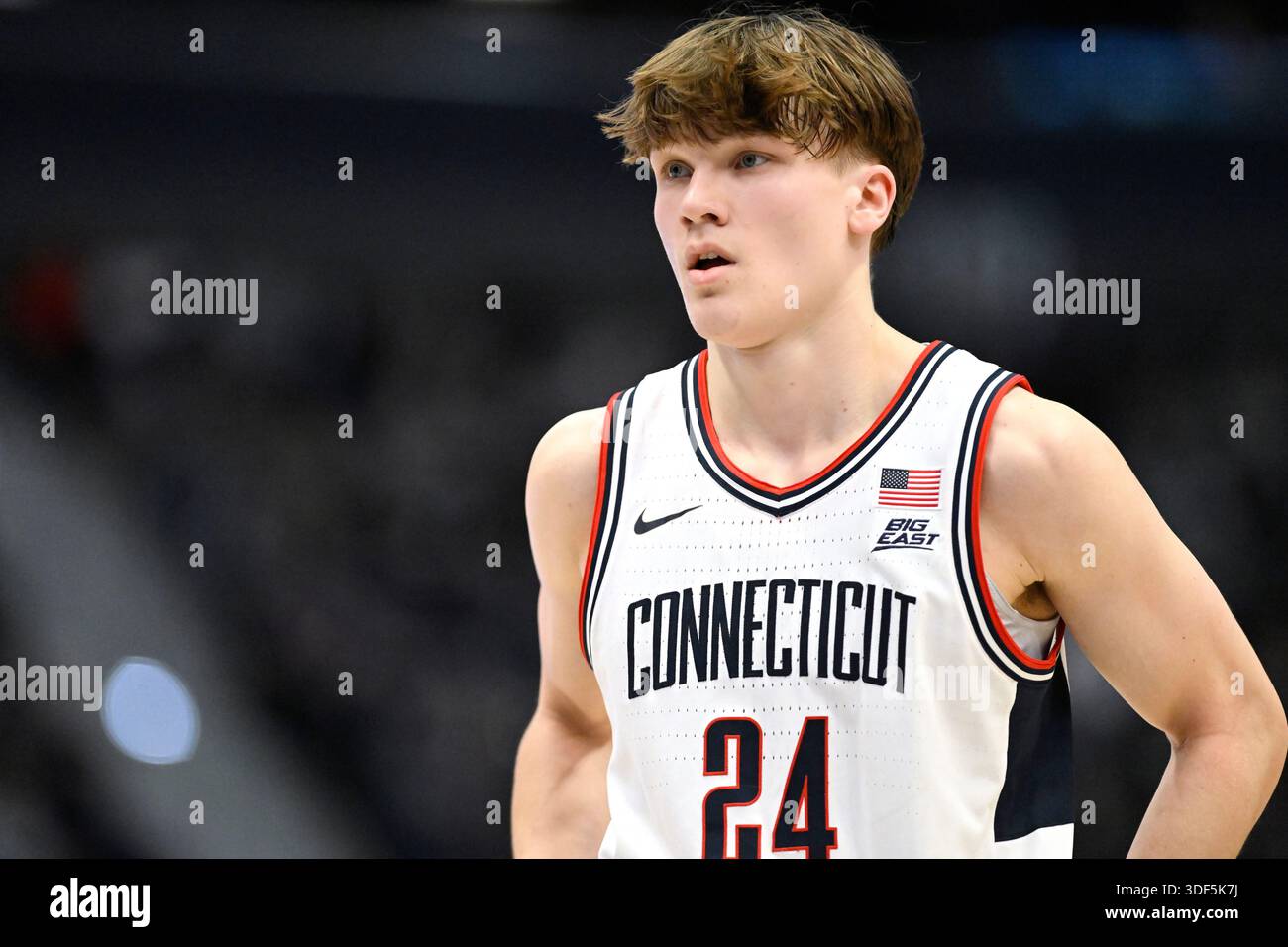 UConn guard Braylon Mullins (24) in the second half of an NCAA college ...