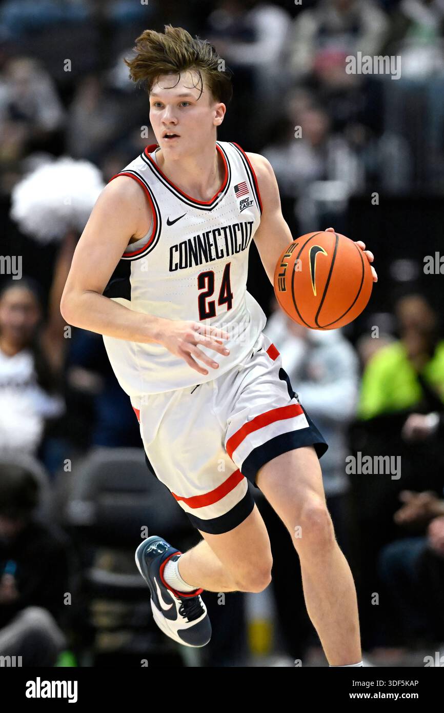 UConn guard Braylon Mullins (24) in the second half of an NCAA college ...