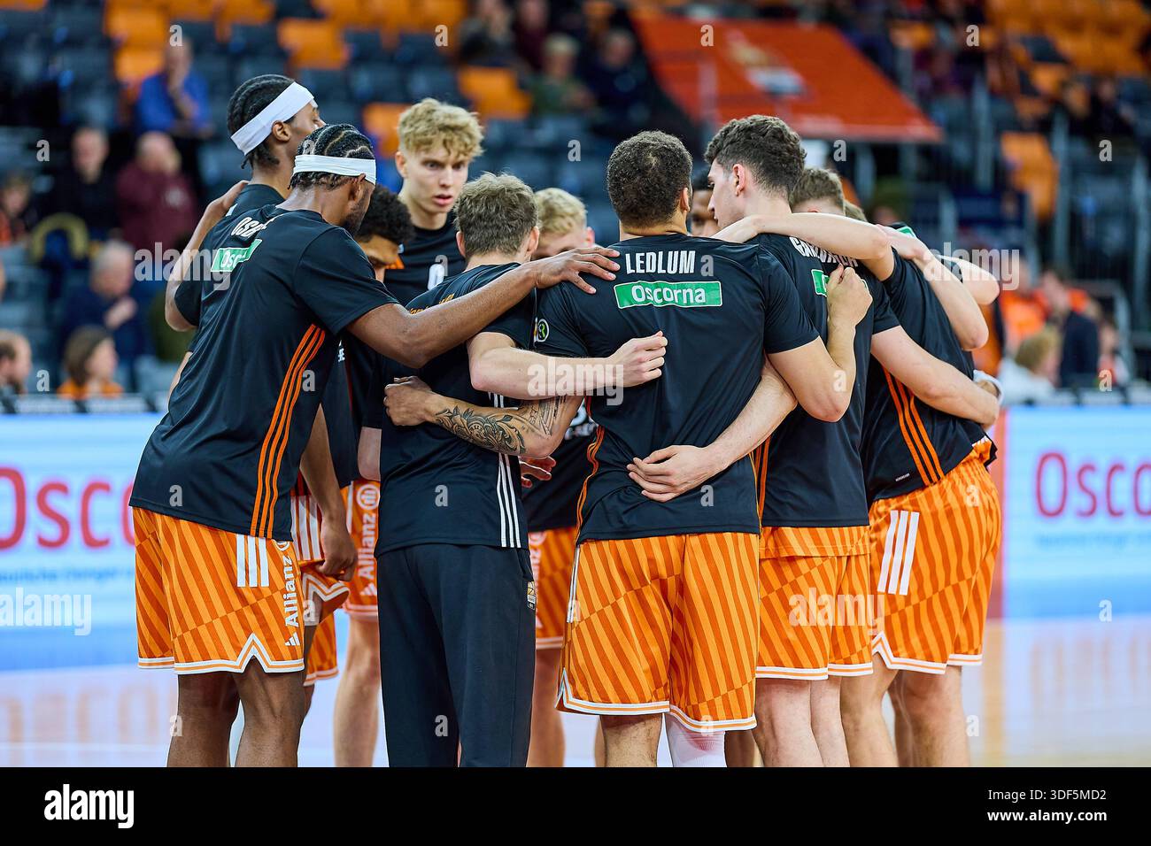 Neu Ulm, Deutschland. 10th Jan, 2026. Spielerkreis ratiopharm ulm GER ...