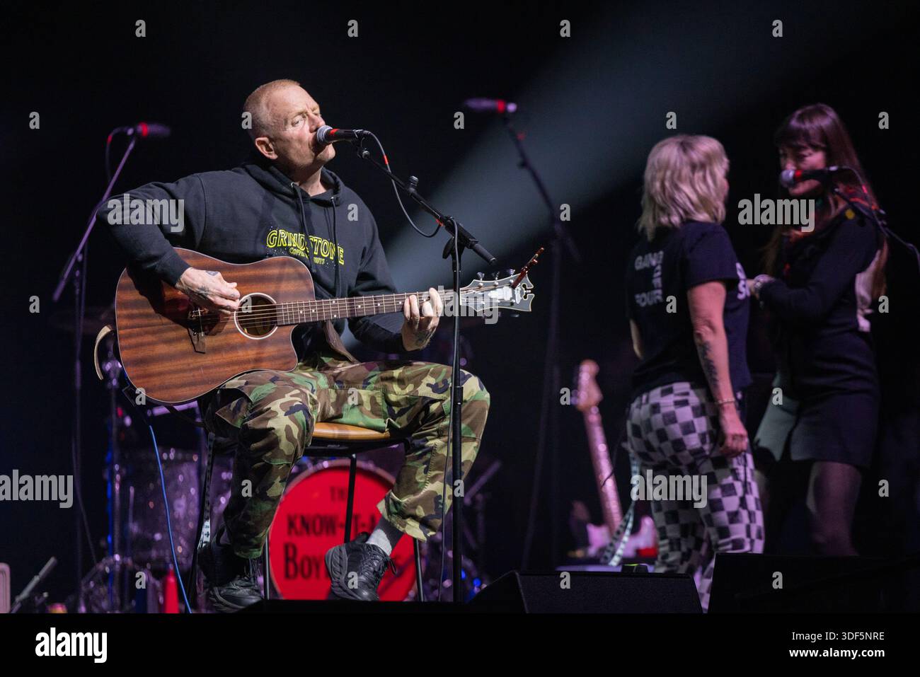 Max Collins of Eve 6 during The Frezing Man Festival: Joey's Song ...