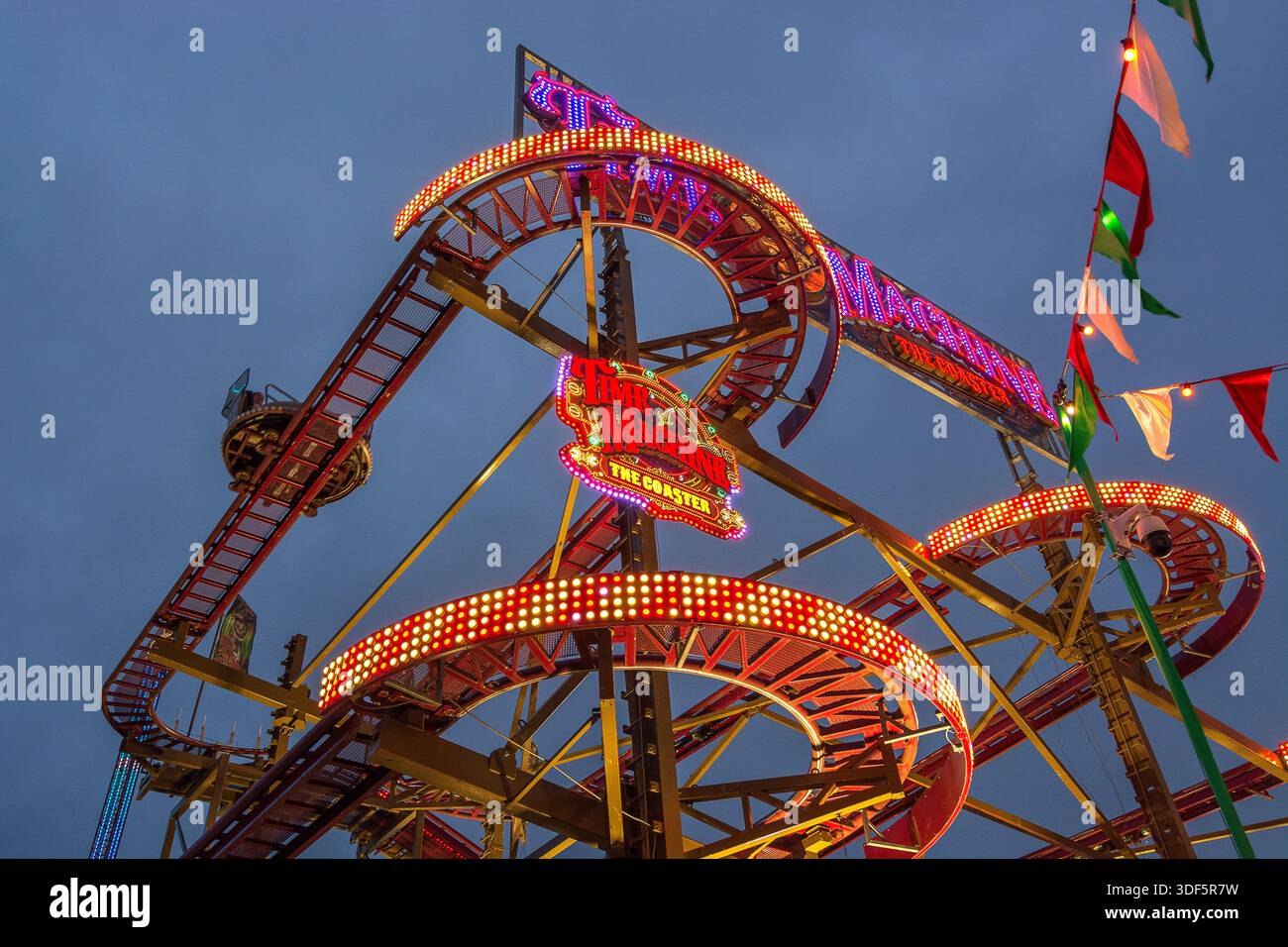 Fairground ride, The Coaster, Toboggan Roller Coaster, old-school ride ...