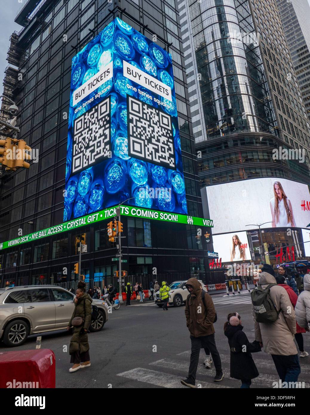 2026 ball drop times square hi-res stock photography and images - Alamy