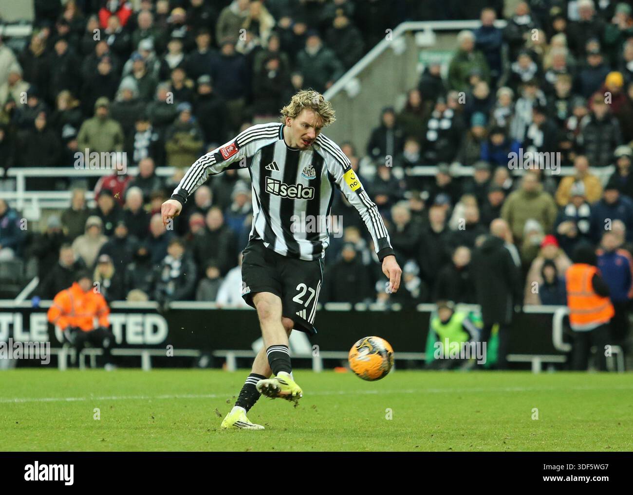 Nick Woltemade of Newcastle United takes penalty during the Emirates FA ...