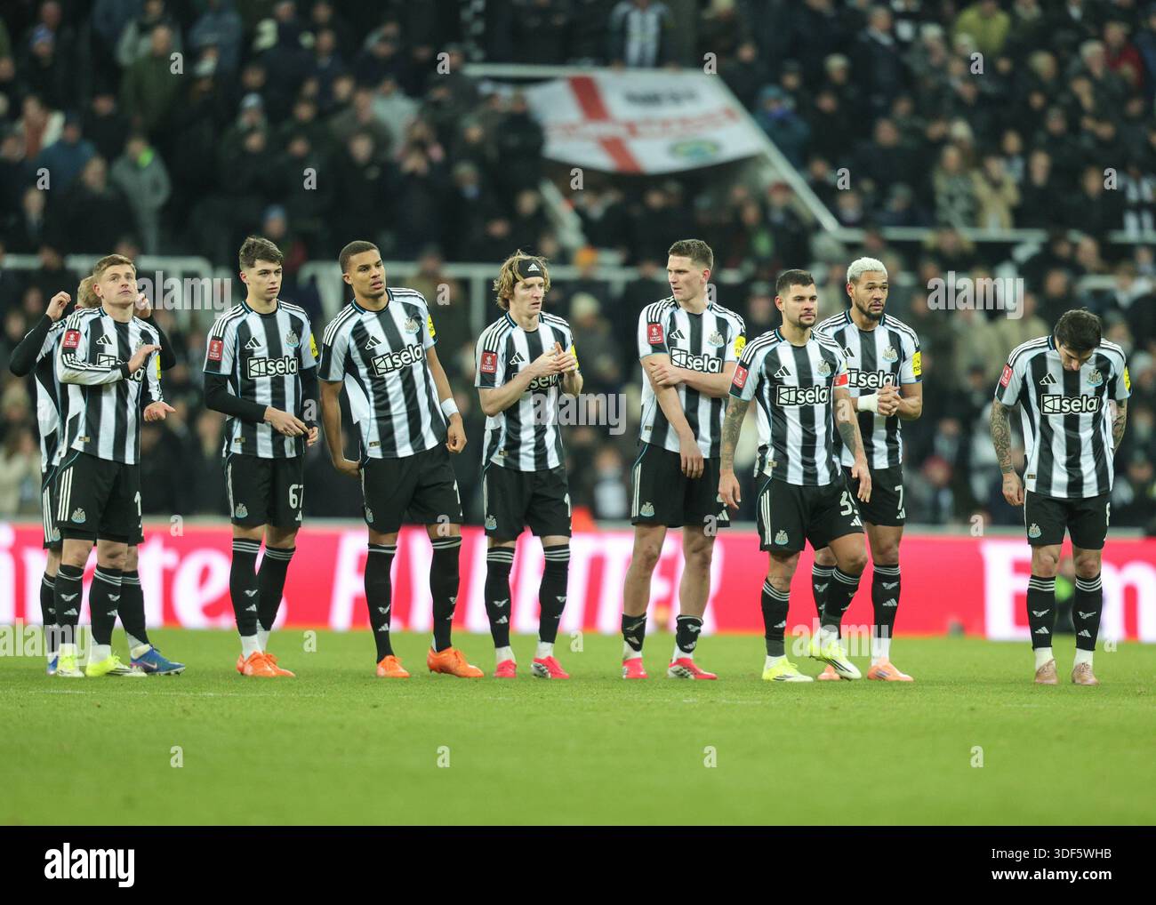 Newcastle United players looks on during the Emirates FA Cup Third ...
