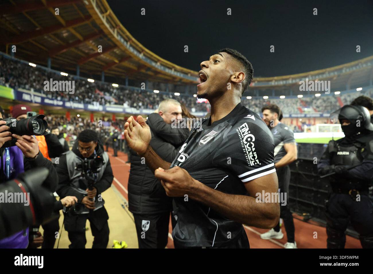 Leiria, Leiria, Portugal. 10th Jan, 2026. Vitoria sc celebrates the ...
