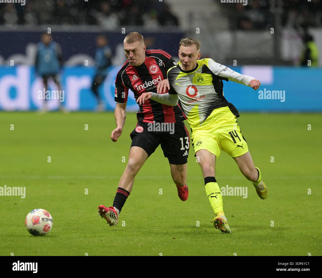 Maximilian Beier (re). Gegen. Kristensen fotografiert beim Spiel ...