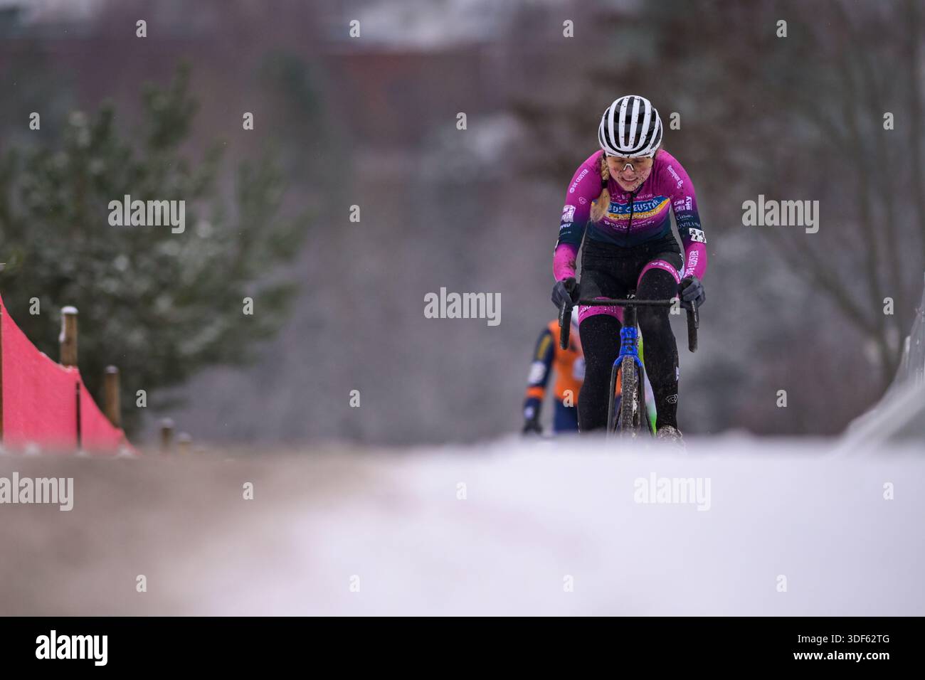 Belgian Laura Verdonschot pictured in action during the Women elite ...