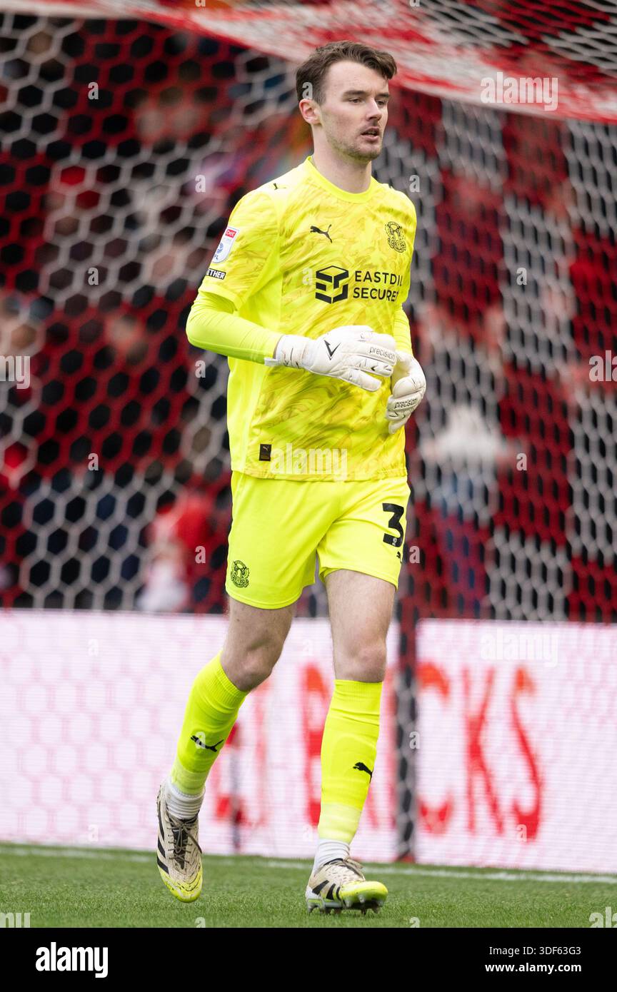 London, England. 10th Jan 2026. Leyton Orient goalkeeper Killian Cahill ...