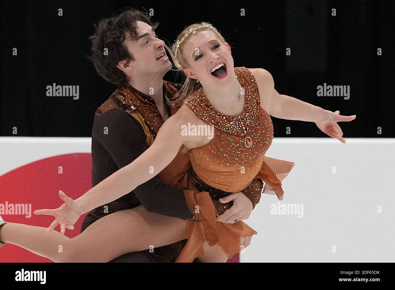Eva Pate and Logan Bye skate during the free dance competition at the U ...