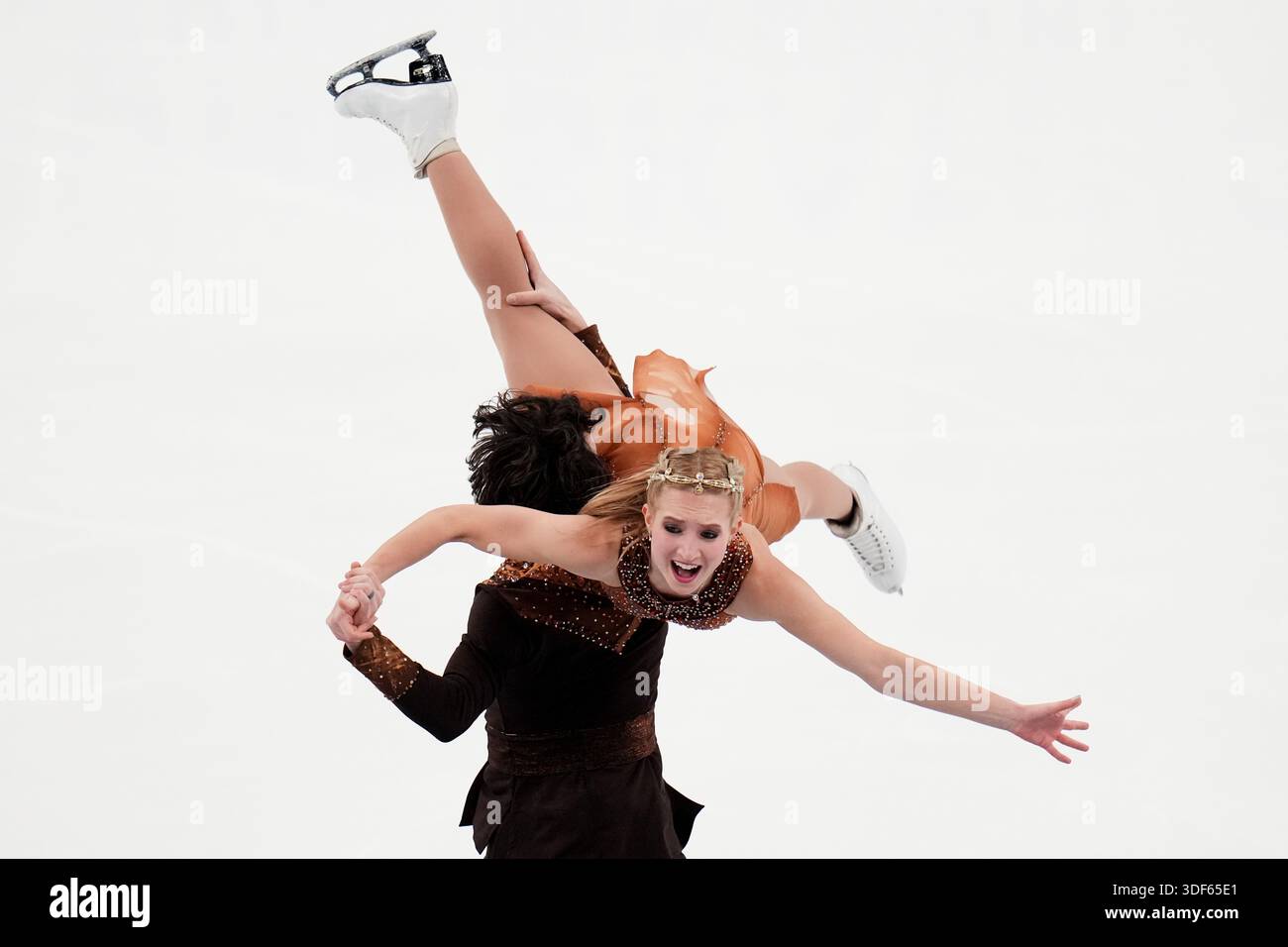 Eva Pate and Logan Bye skate during the free dance competition at the U ...