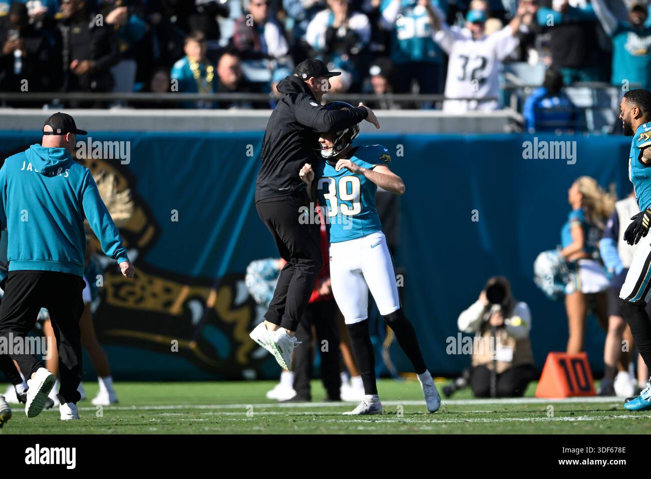 Jacksonville Jaguars place kicker Cam Little (39) celebrates his 67 ...