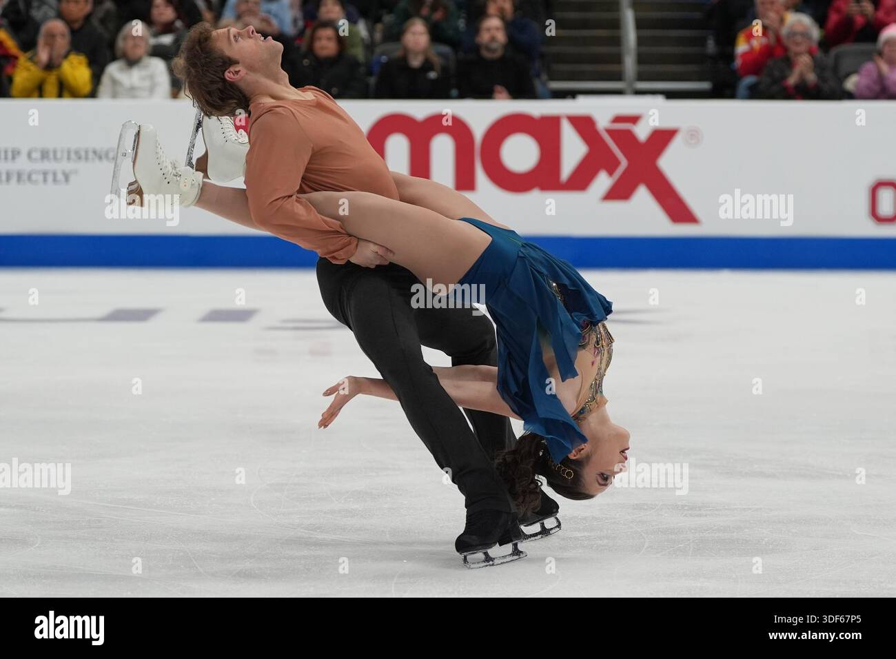 Caroline Green and Michael Parsons skate during the free dance ...