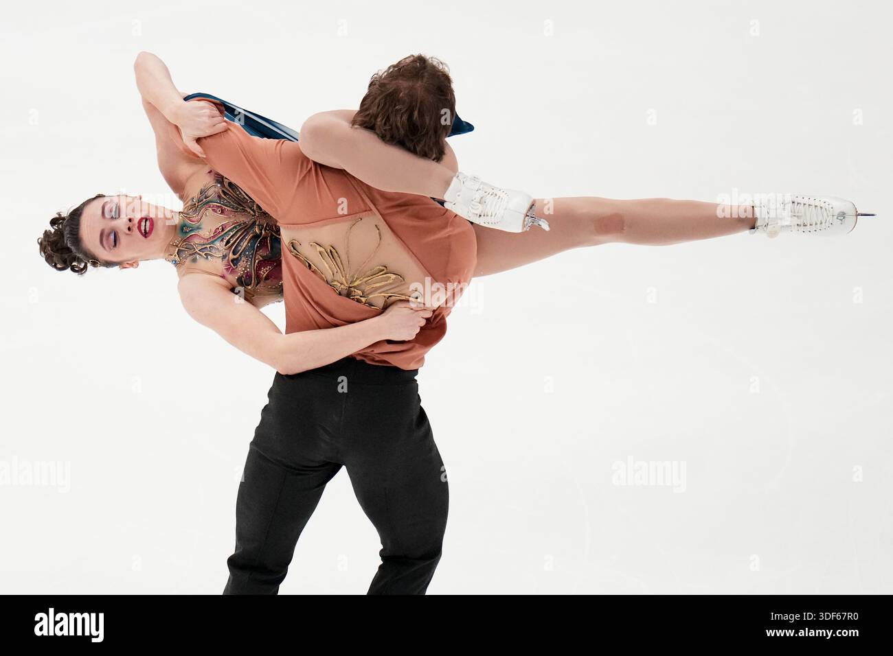 Caroline Green and Michael Parsons skate during the free dance ...