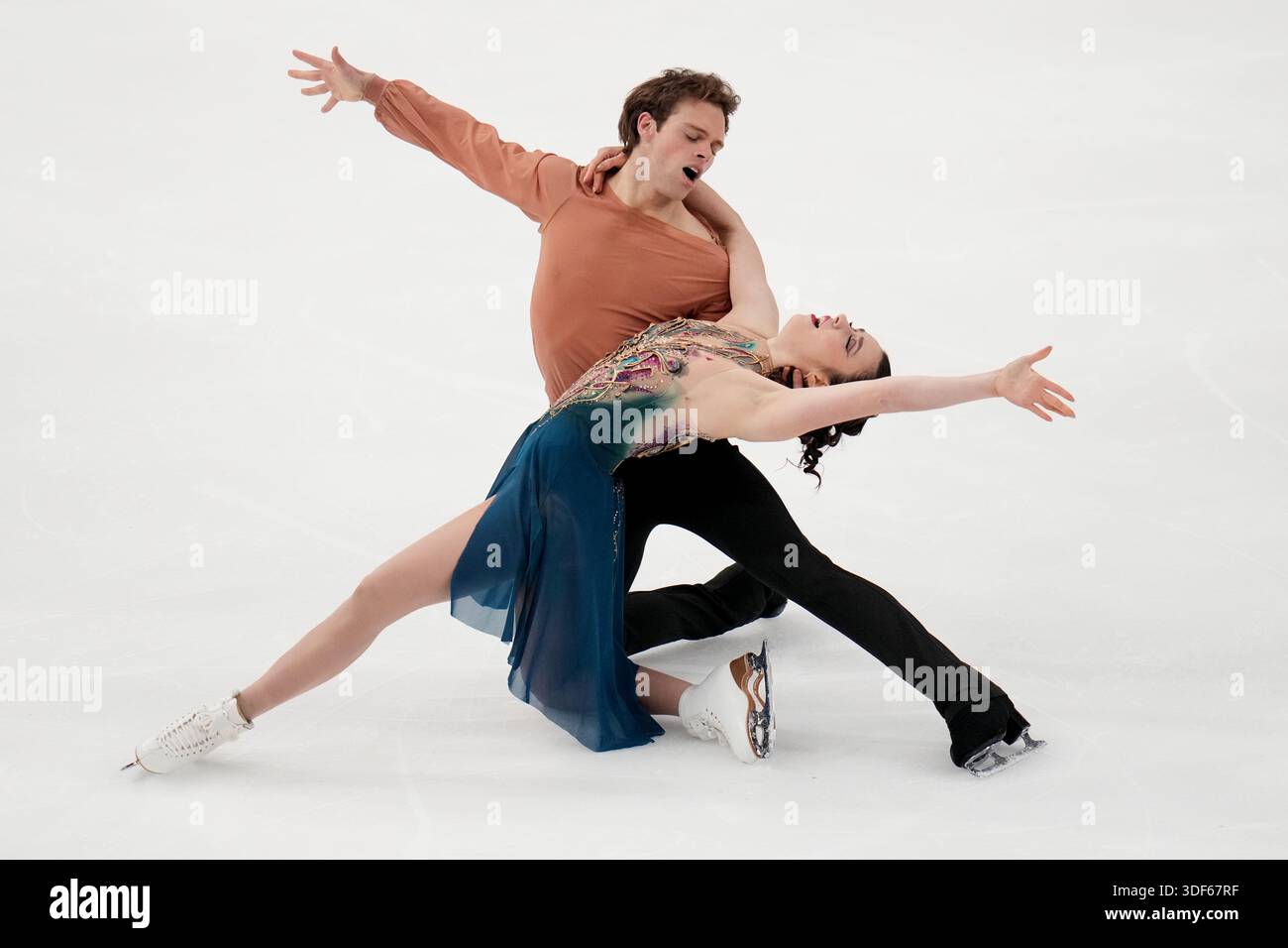 Caroline Green and Michael Parsons skate during the free dance ...
