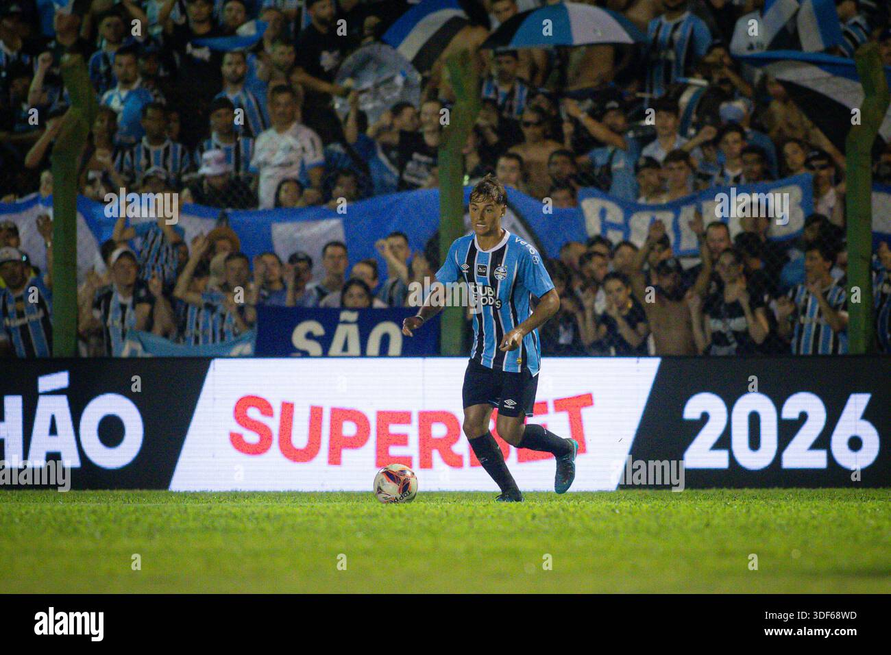 RS - PORTO ALEGRE - 10/01/2026 - GAUCHO 2026, AVENIDA x GREMIO ...