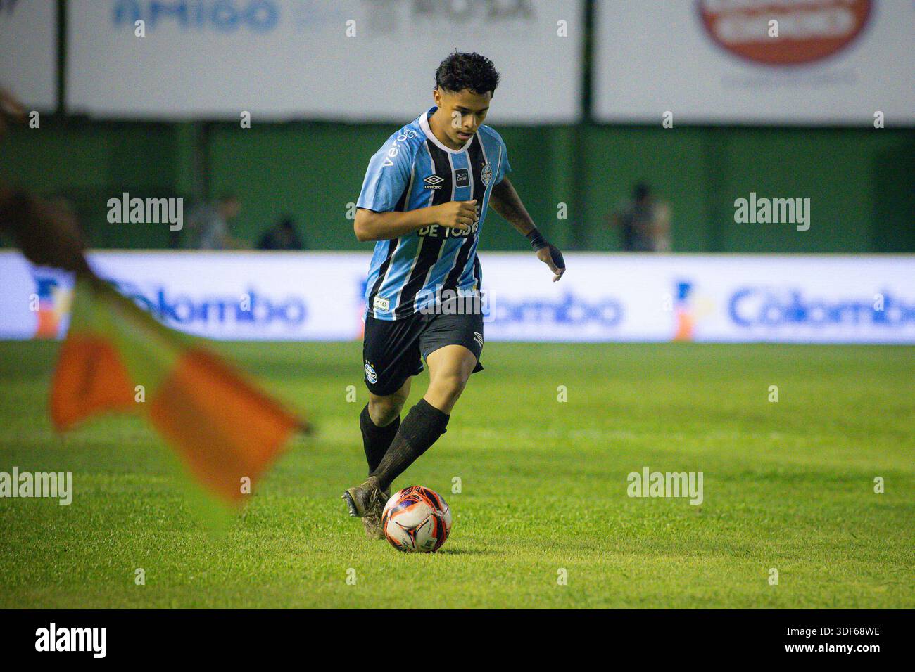 RS - PORTO ALEGRE - 10/01/2026 - GAUCHO 2026, AVENIDA x GREMIO - Roger ...
