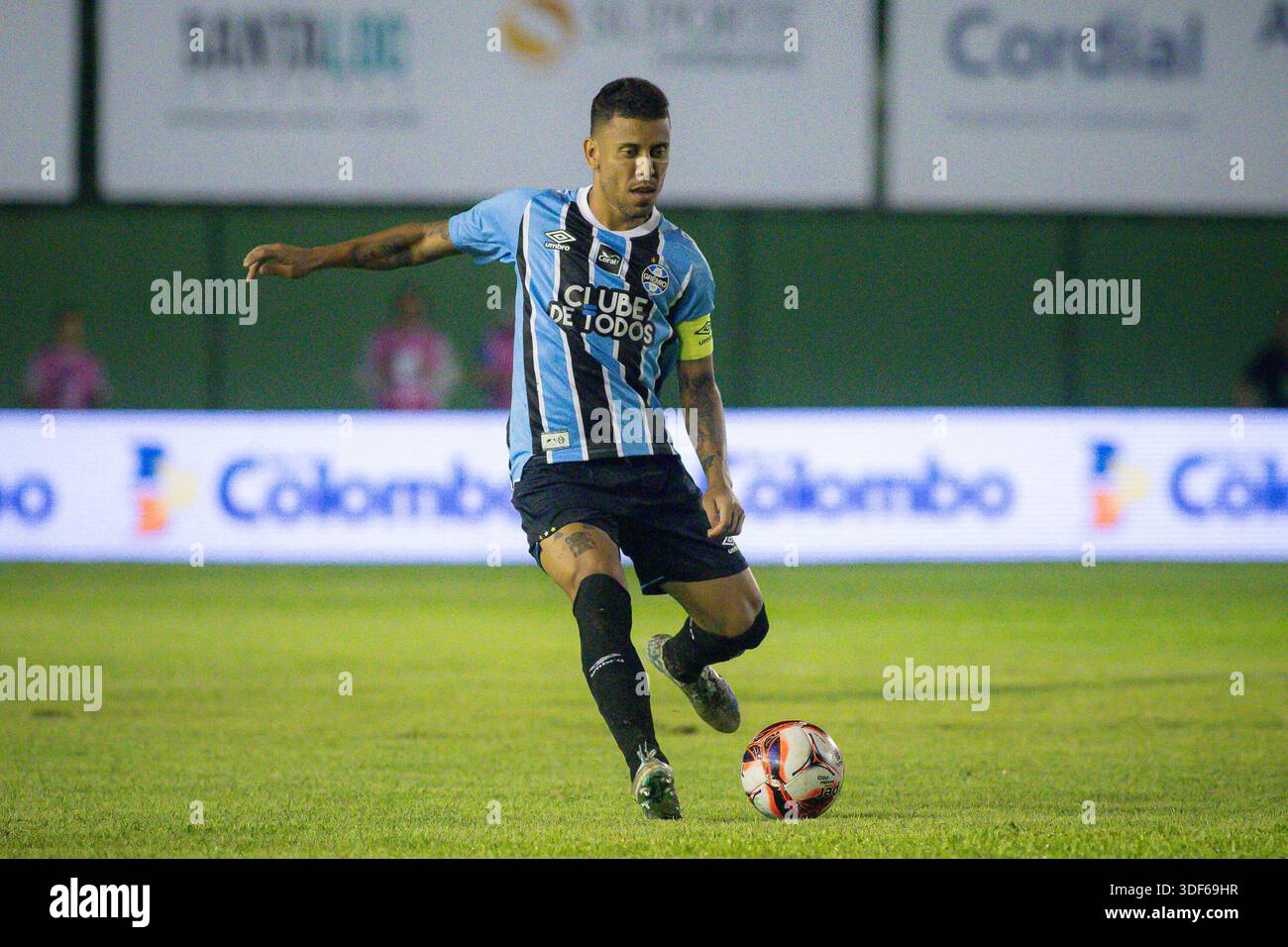 RS - PORTO ALEGRE - 10/01/2026 - GAUCHO 2026, AVENIDA x GREMIO - Marcos ...