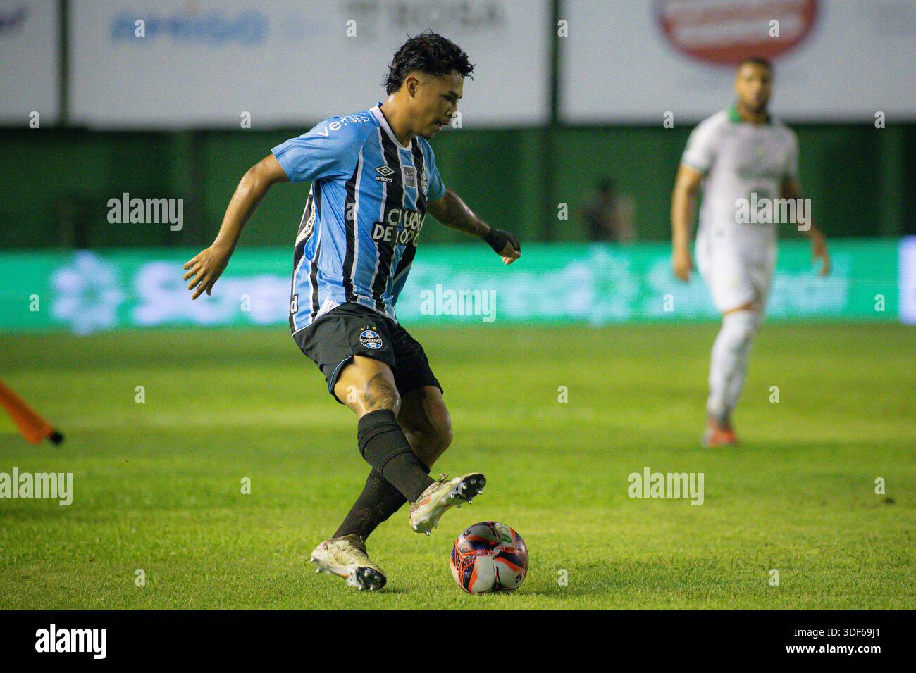 RS - PORTO ALEGRE - 10/01/2026 - GAUCHO 2026, AVENIDA x GREMIO - Roger ...