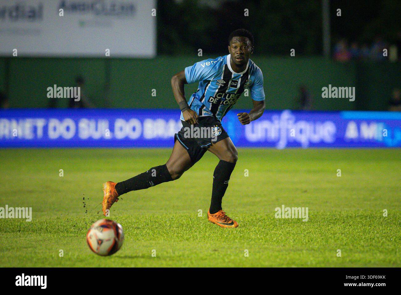 RS - PORTO ALEGRE - 10/01/2026 - GAUCHO 2026, AVENIDA x GREMIO ...