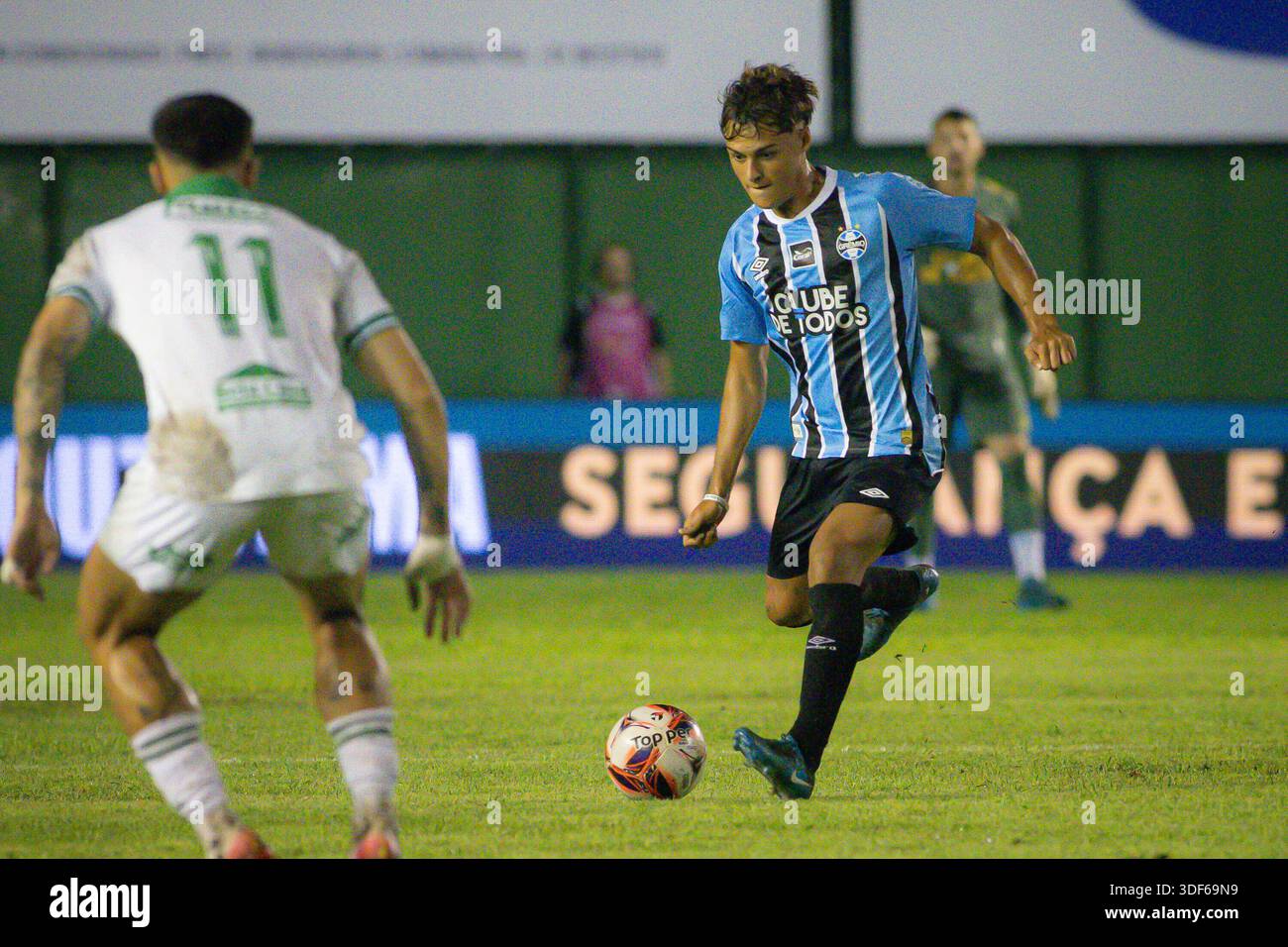RS - PORTO ALEGRE - 10/01/2026 - GAUCHO 2026, AVENIDA x GREMIO ...