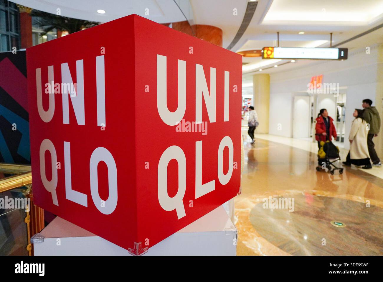 Alamy cube logo hi-res stock photography and images - Alamy