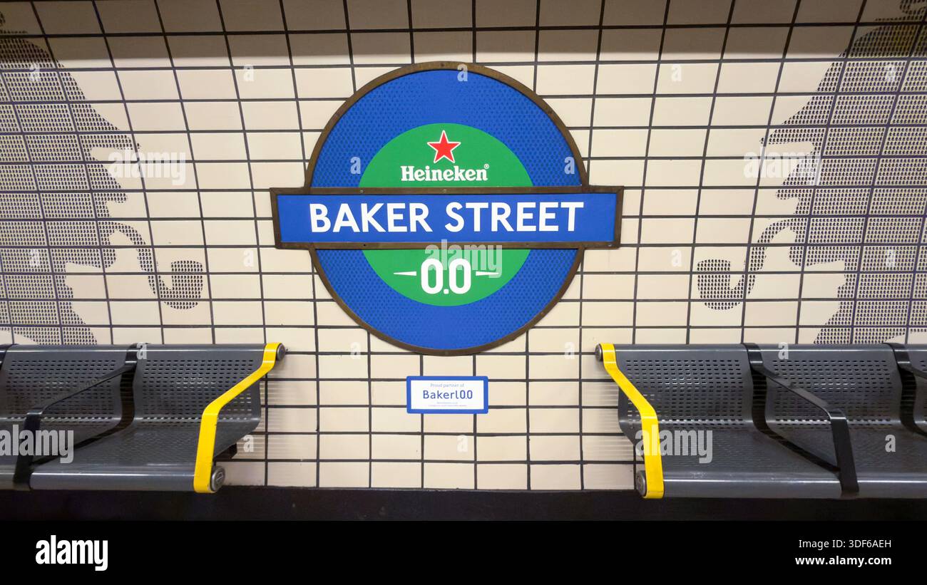 Literary icon corporate takeover baker street hi-res stock photography ...