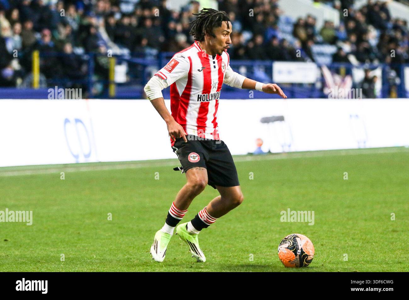 Romelle Donovan (45 Brentford) controls the ball during the FA Cup ...