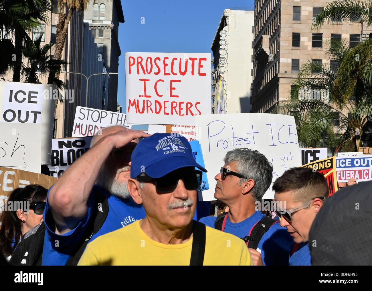 Ice officer los angeles hi-res stock photography and images - Alamy