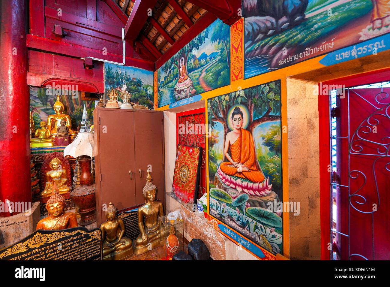 Traditional Buddhist mural paintings inside the main hall of Wat Phra ...