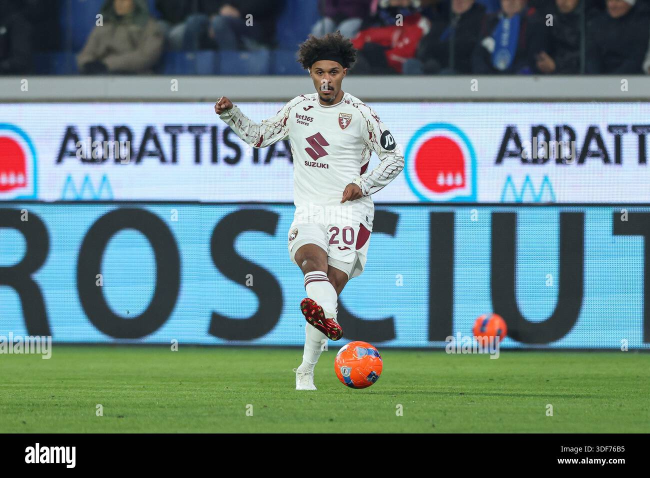 Bergamo, Italy. 10th, January 2026. Valentino Lazaro (20) of Torino ...