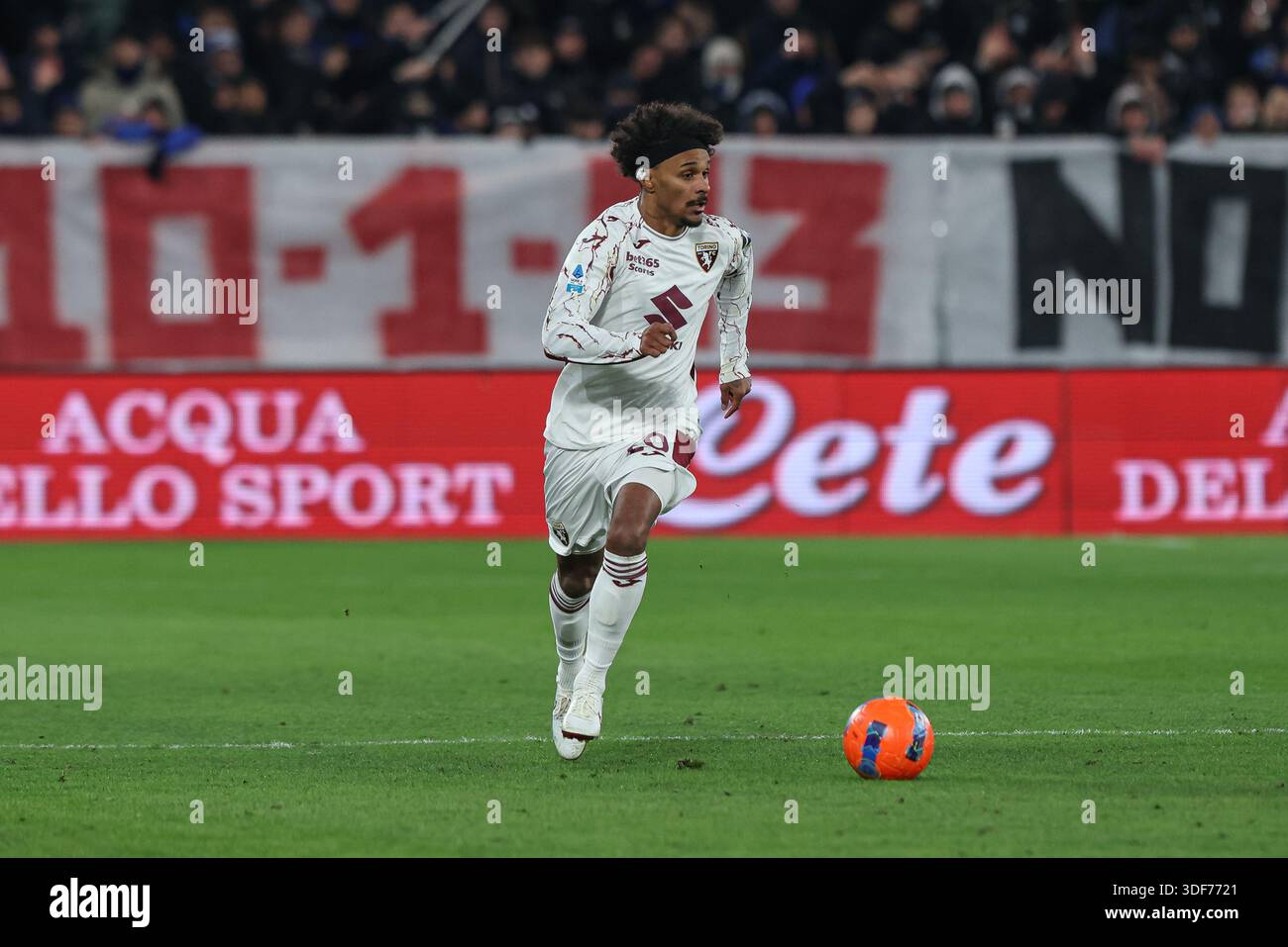 Bergamo, Italy. 10th, January 2026. Valentino Lazaro (20) of Torino ...