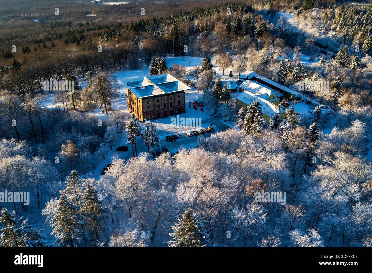 11 January 2026, Hesse, Wiesbaden: Aerial view of the Platte hunting ...