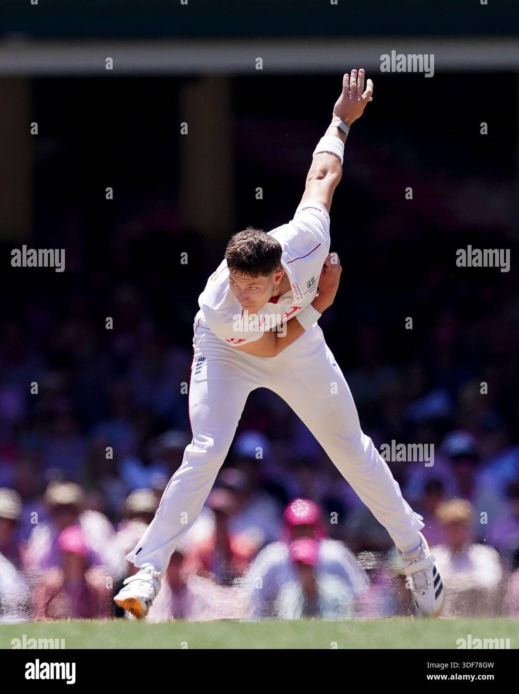 England's Matthew Potts bowls on day three of the fifth NRMA Insurance ...