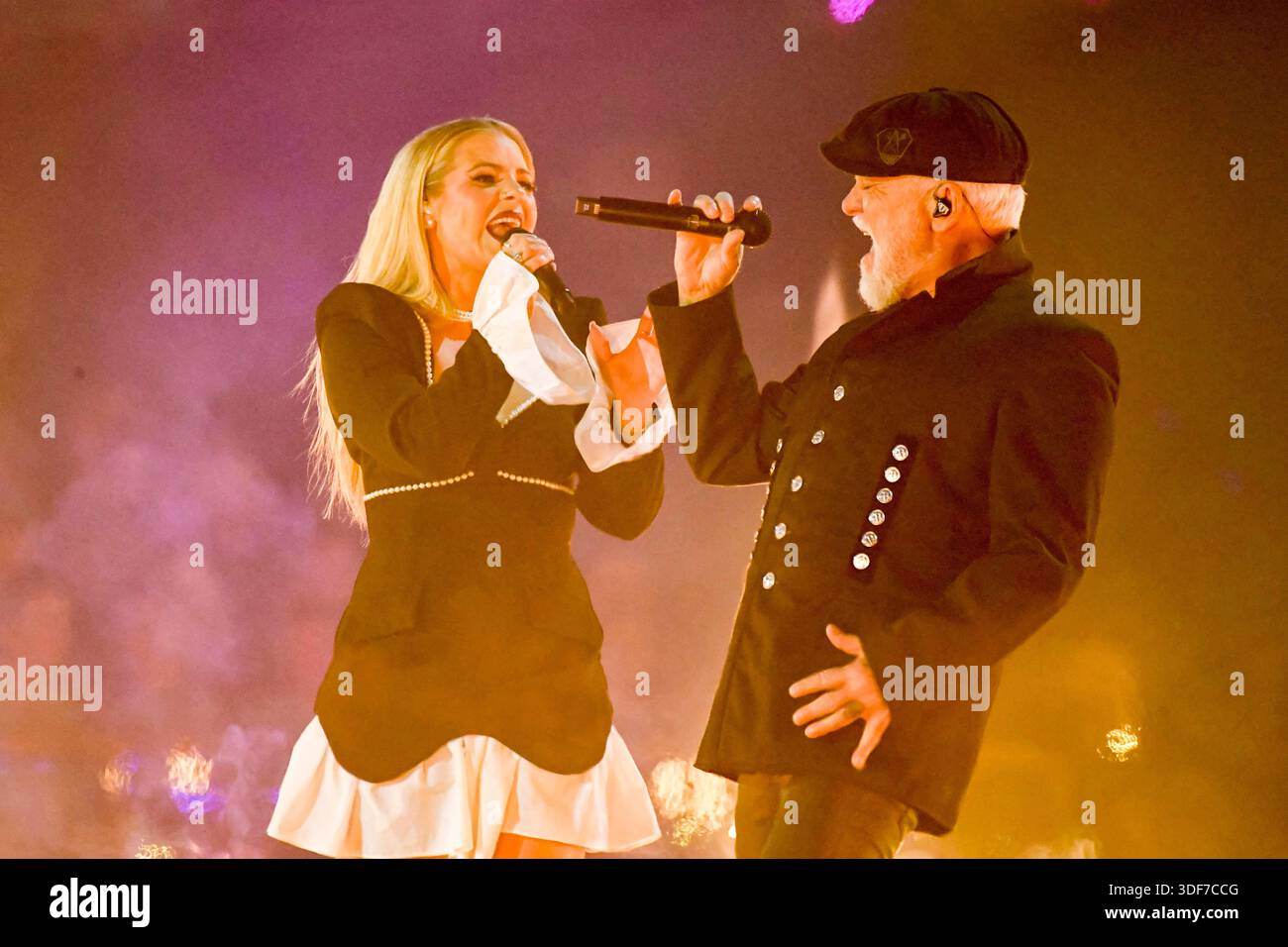 abb: Nino de Angelo und Marina Marx Duo Saenger auf der Buehne bei der ...