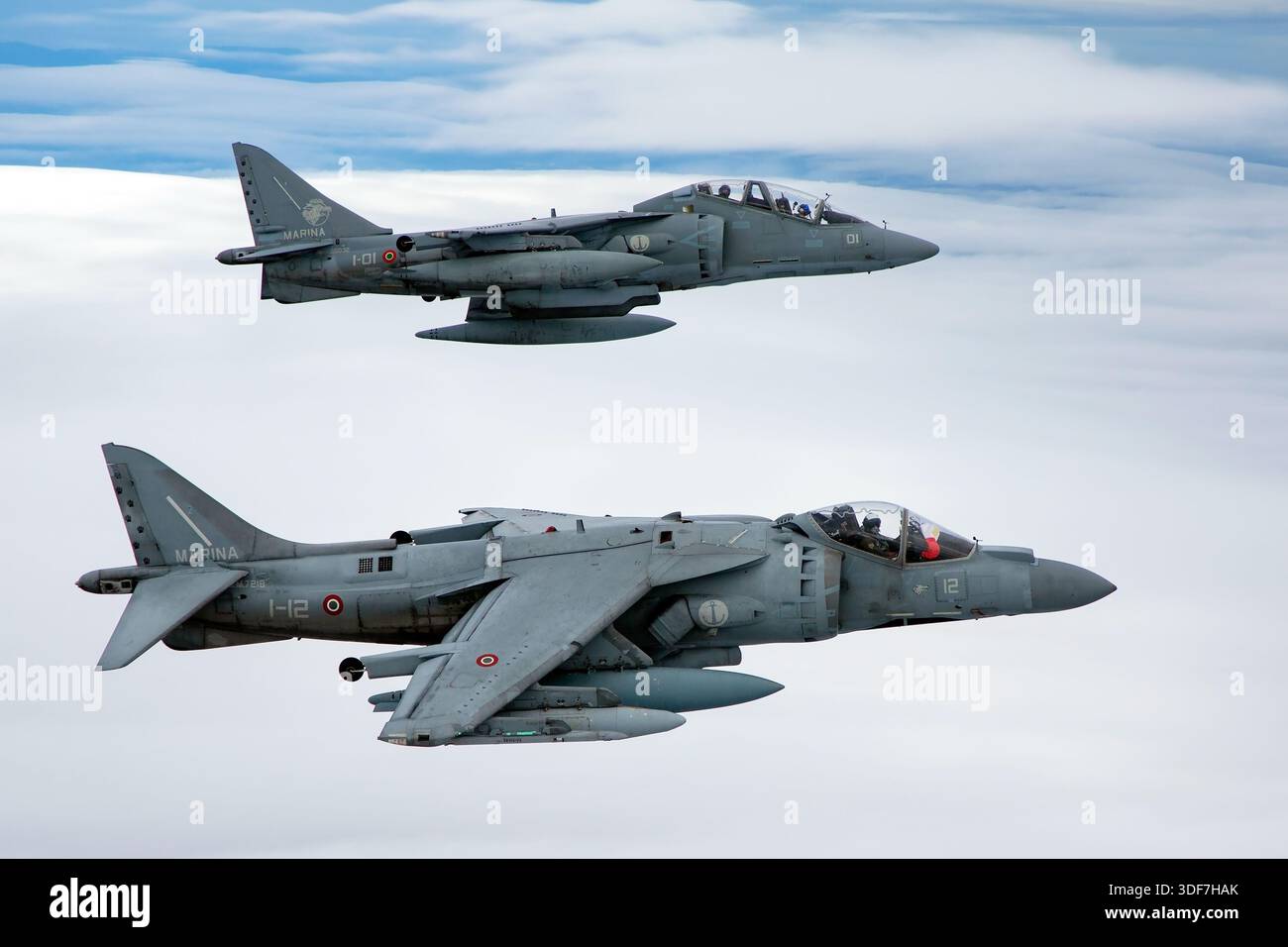 The Italian Navy demonstrated AV-8B Harrier II MM7218 and TAV-8B ...