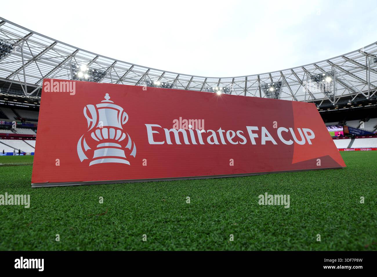 11th January 2026; London Stadium, London, England; FA Cup Football ...