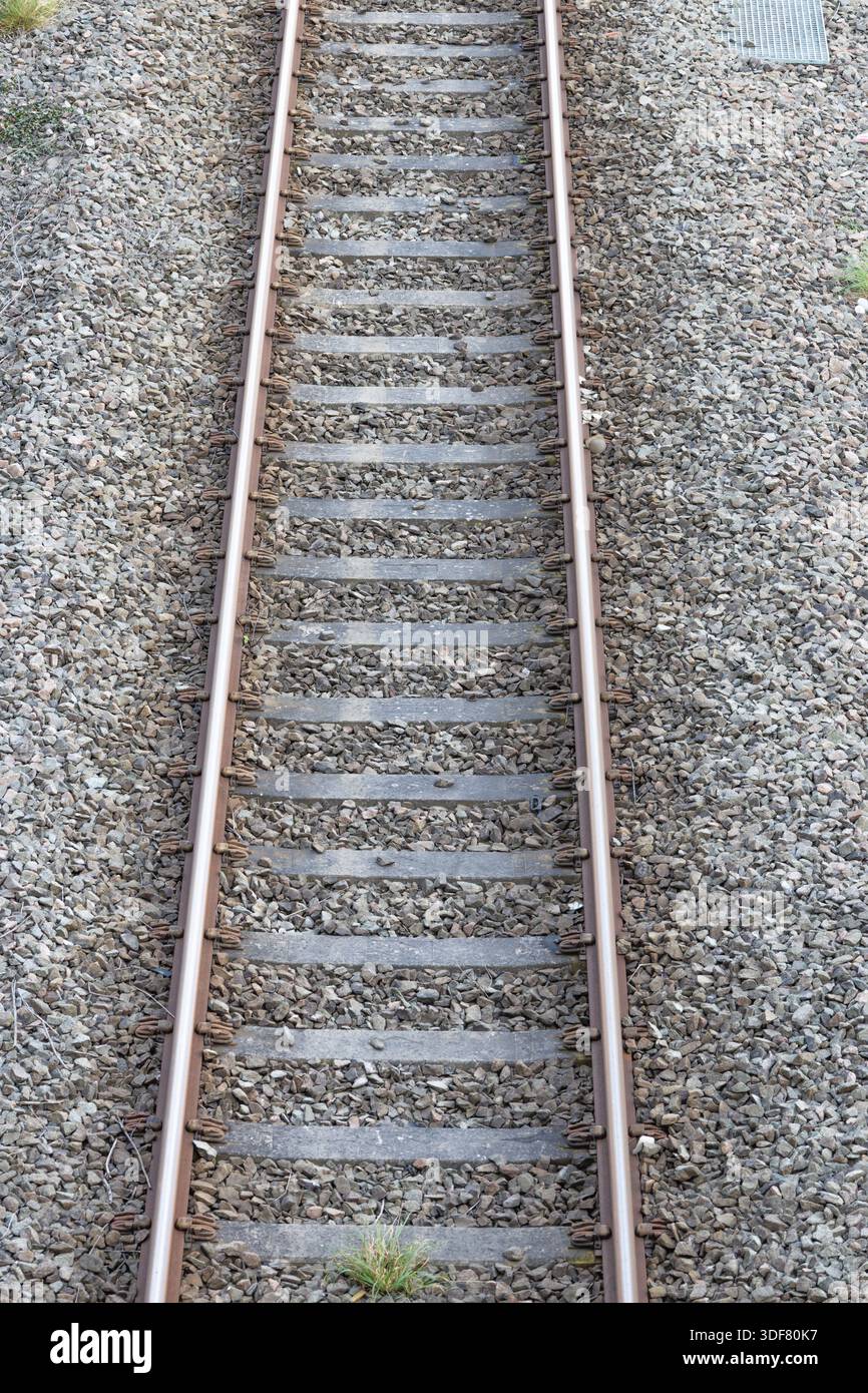 Linear perspective stones hi-res stock photography and images - Alamy