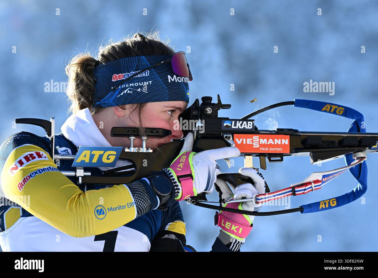 11 January 2026, Thuringia, Oberhof: Biathlon: World Cup, pursuit 10 km ...
