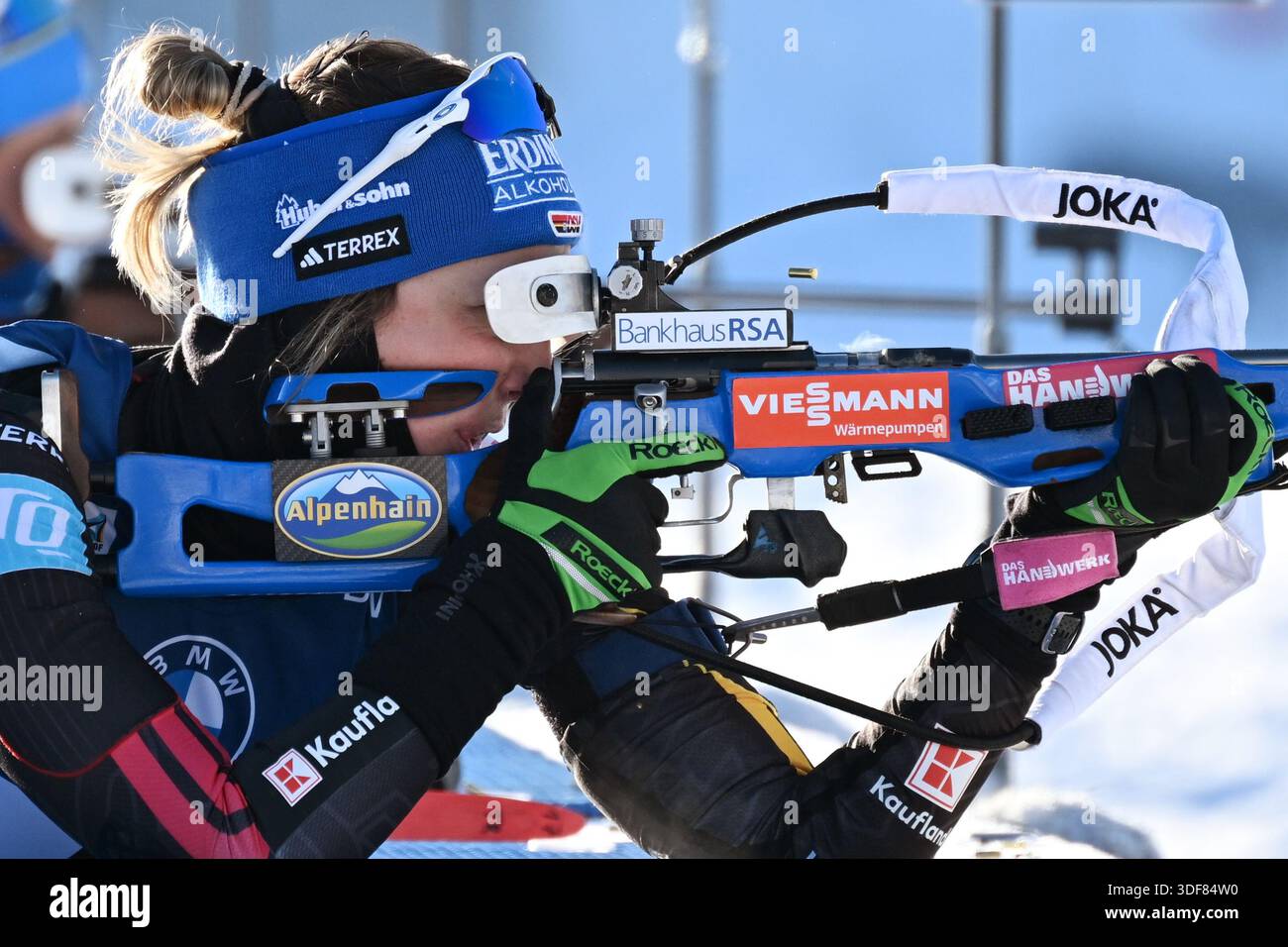 11 January 2026, Thuringia, Oberhof: Biathlon: World Cup, pursuit 10 km ...