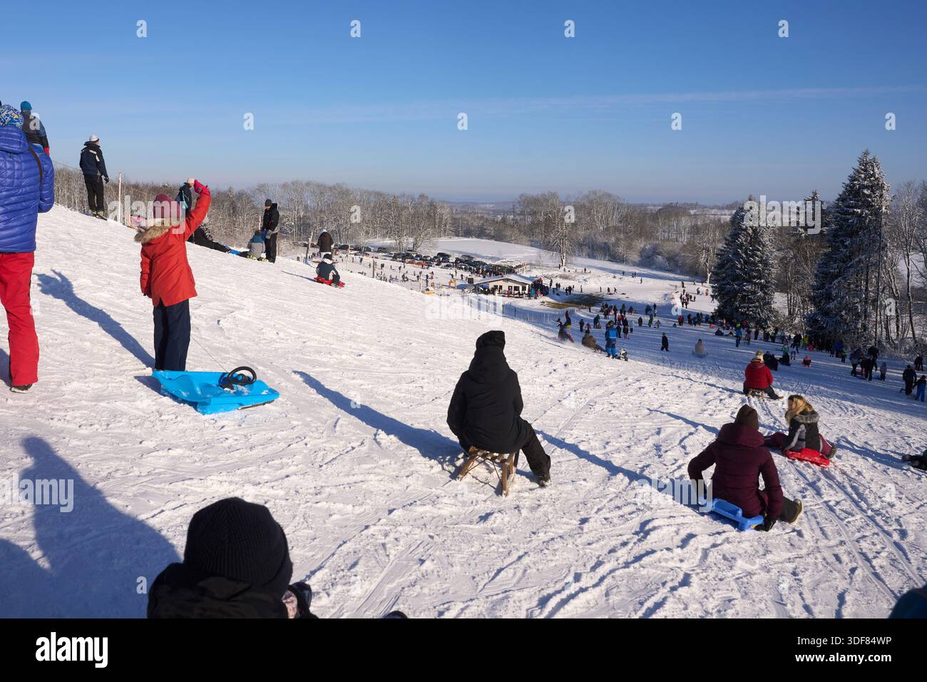 11 January 2026, Rhineland-Palatinate, Stein-Neukirch: Winter sports ...
